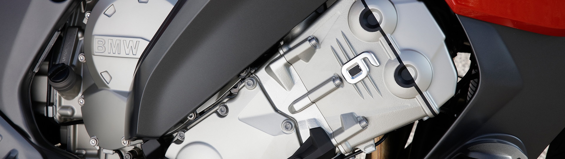 1600 CCM Six-Cylinder In-Line Engine | BMW Motorrad UK